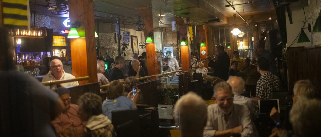 UI Jazz brought relaxing energy to Sanctuary Pub | School of Music ...